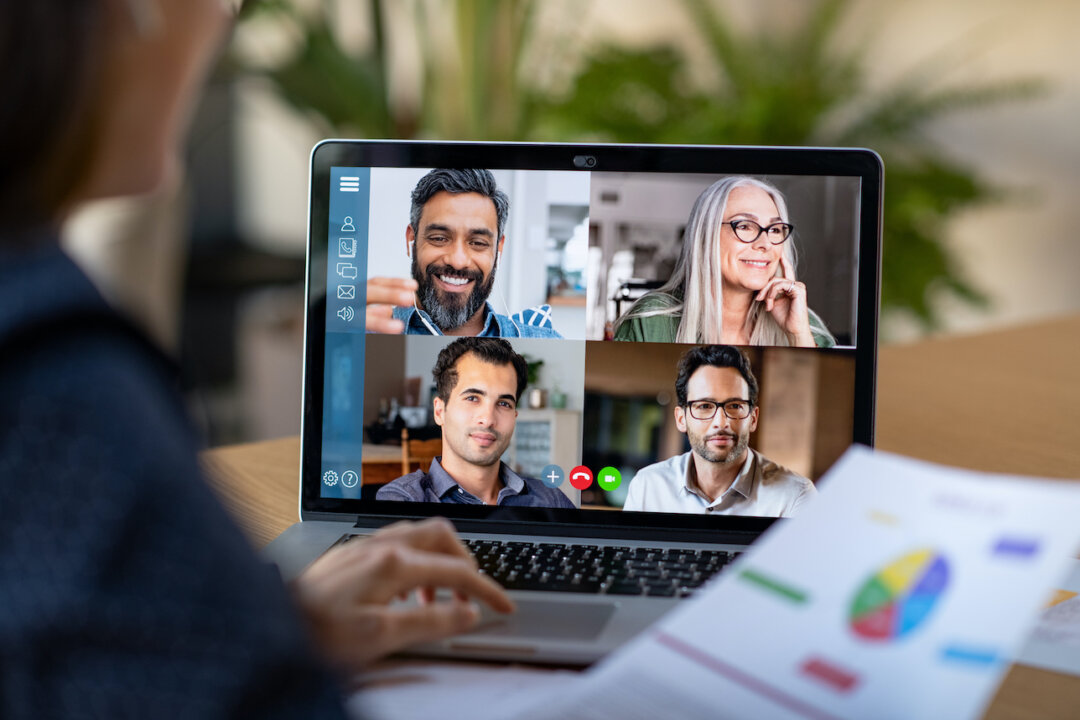 Adapt your communication for virtual meetings | The Training Box